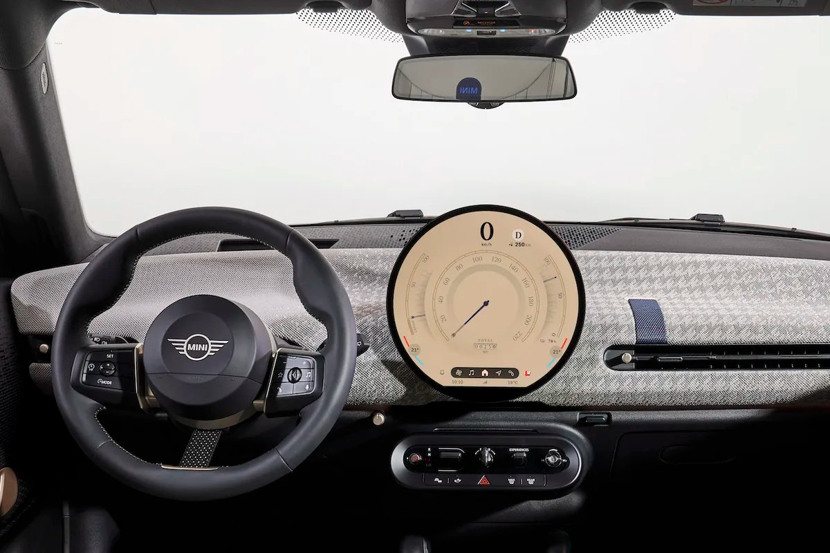 Mini Cooper EV 2025: un futuro electrizante con una pantalla OLED ...
